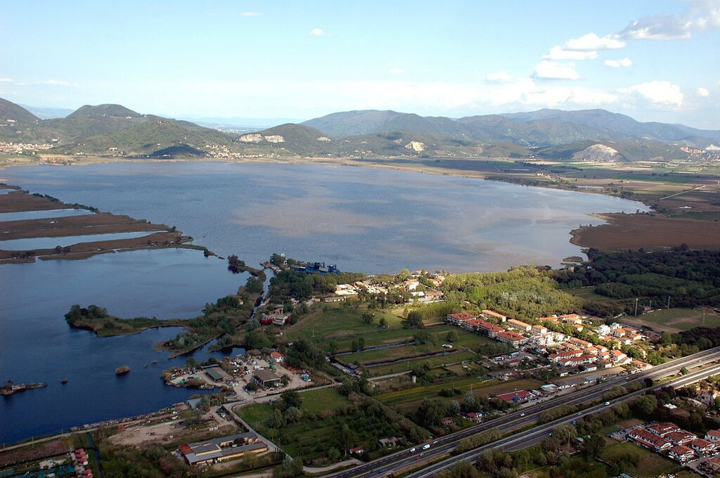 Lac Massaciuccoli dans la province de Lucques
